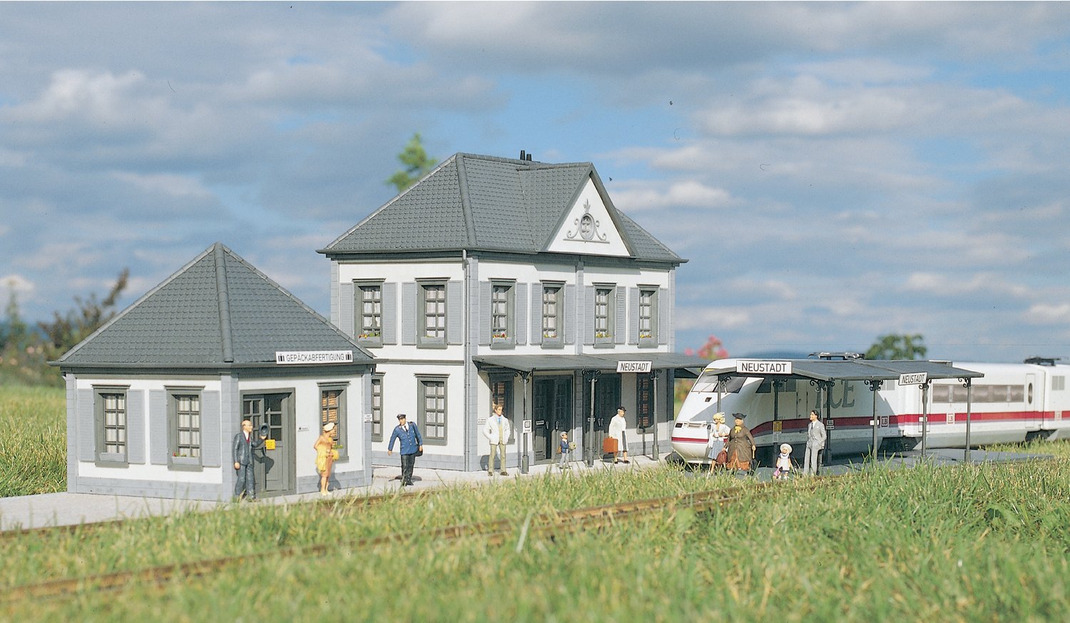 Covered Platform Buy modeltrains | PIKO Webshop