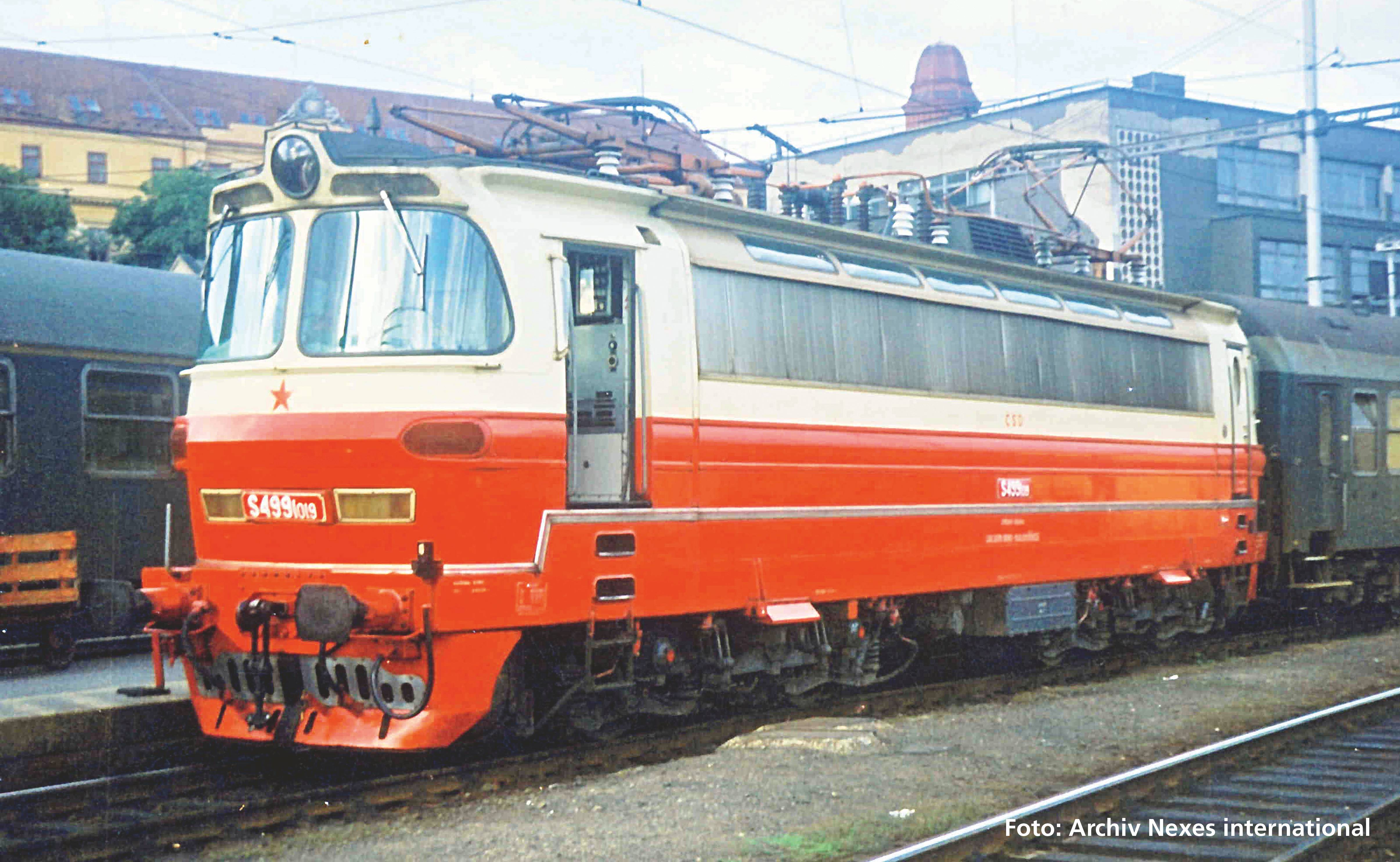BR 240 Electric loco CSD IV Buy modeltrains | PIKO Webshop