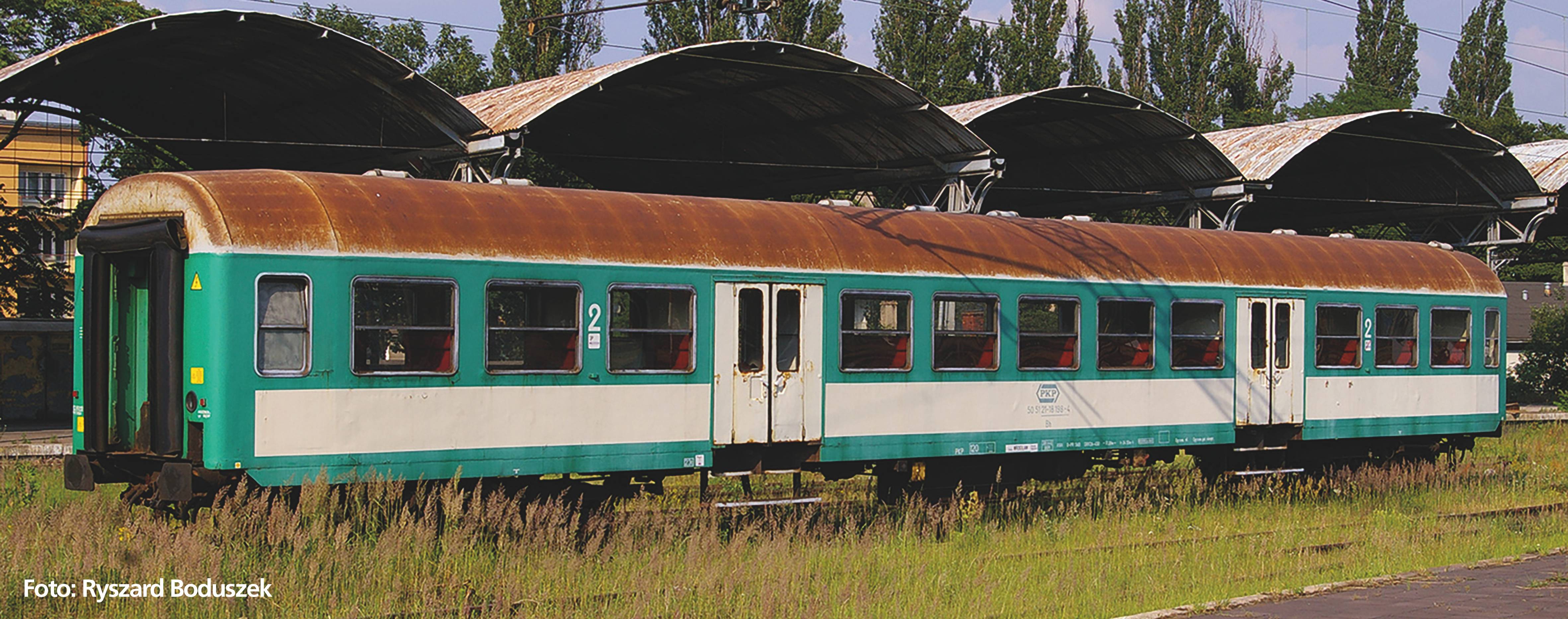GER: Personenwagen 120A PKP V Buy modeltrains | PIKO Webshop